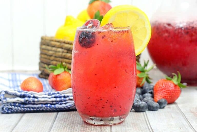 Refreshing Mixed Berry Lemonade - The Farm Girl Gabs®