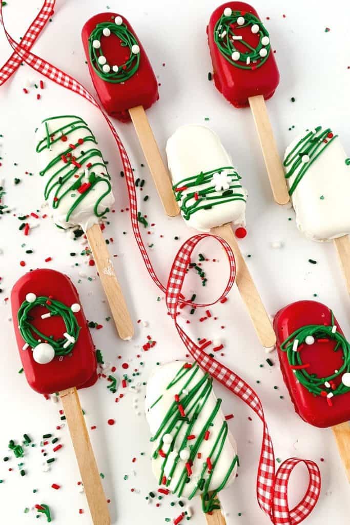 Holly Jolly Christmas Cakesicles - The Farm Girl Gabs®
