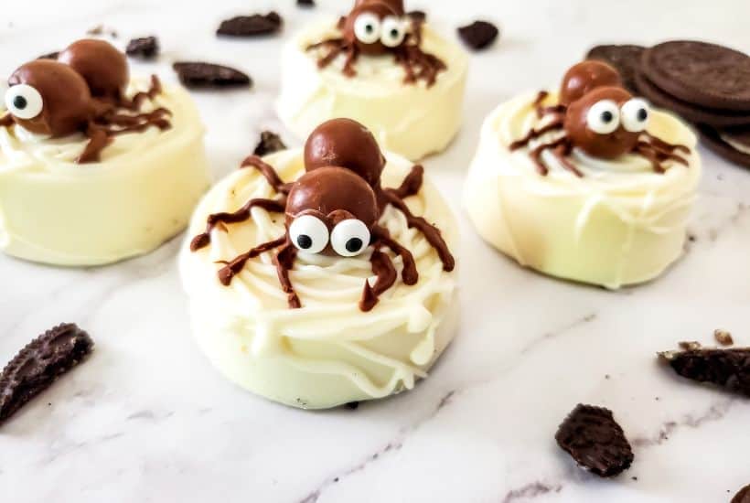 Chocolate Covered Spider Oreos - The Farm Girl Gabs®